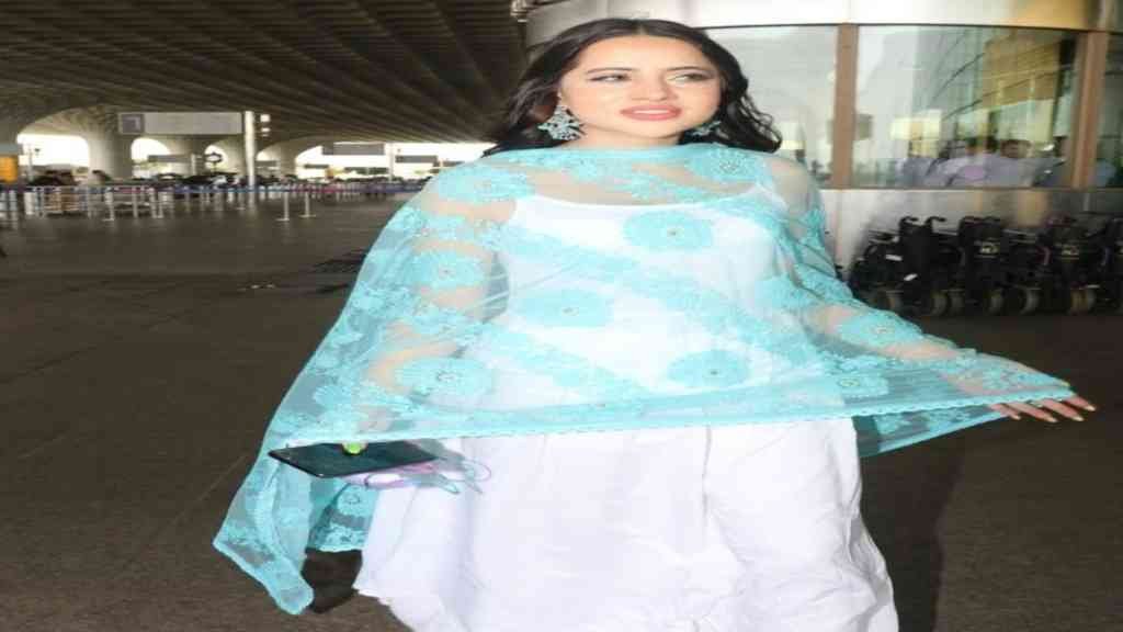 Urfi Javed Biography In Hindi: अपने पहनावे की वजह से बनाई अपनी अलग ...
